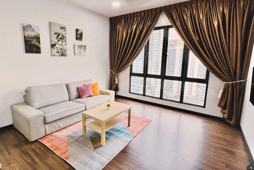 Silk Sky Balakong, 2 bedroom, Family Friendly, Free WiFi, C180, Cheras ...