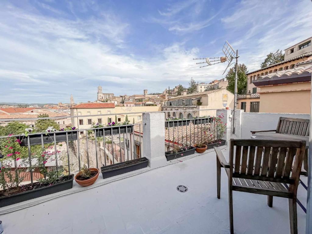 Romantic Duplex with terrace and great views, Girona (updated prices 2026)