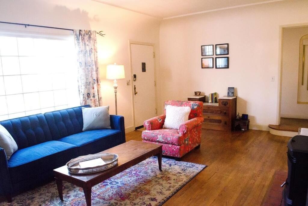 Charming Bungalow With Mountain Views - Lone Pine, CA