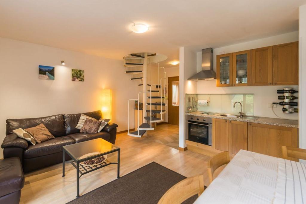 Lepa Soca House, Čezsoča (updated prices 2025)