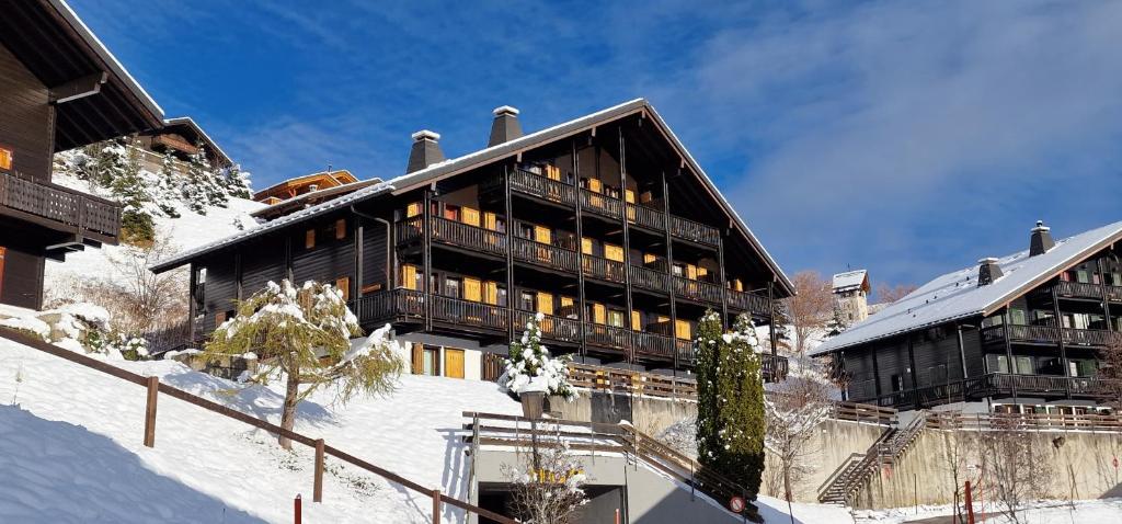 Lupin 32, Champoussin (updated prices 2025)