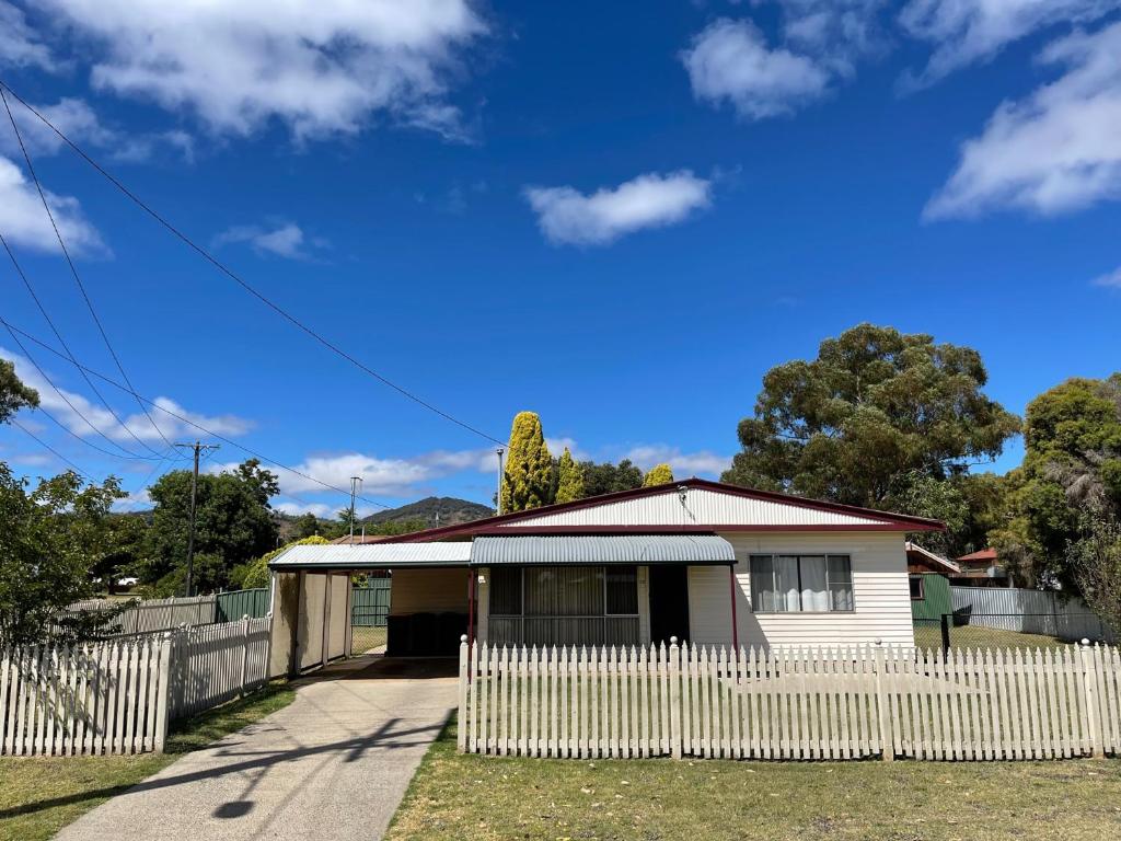 Comfortable 2-Bedroom home in Mudgee - Rest Easy Mudgee, Mudgee (updated prices 2026)