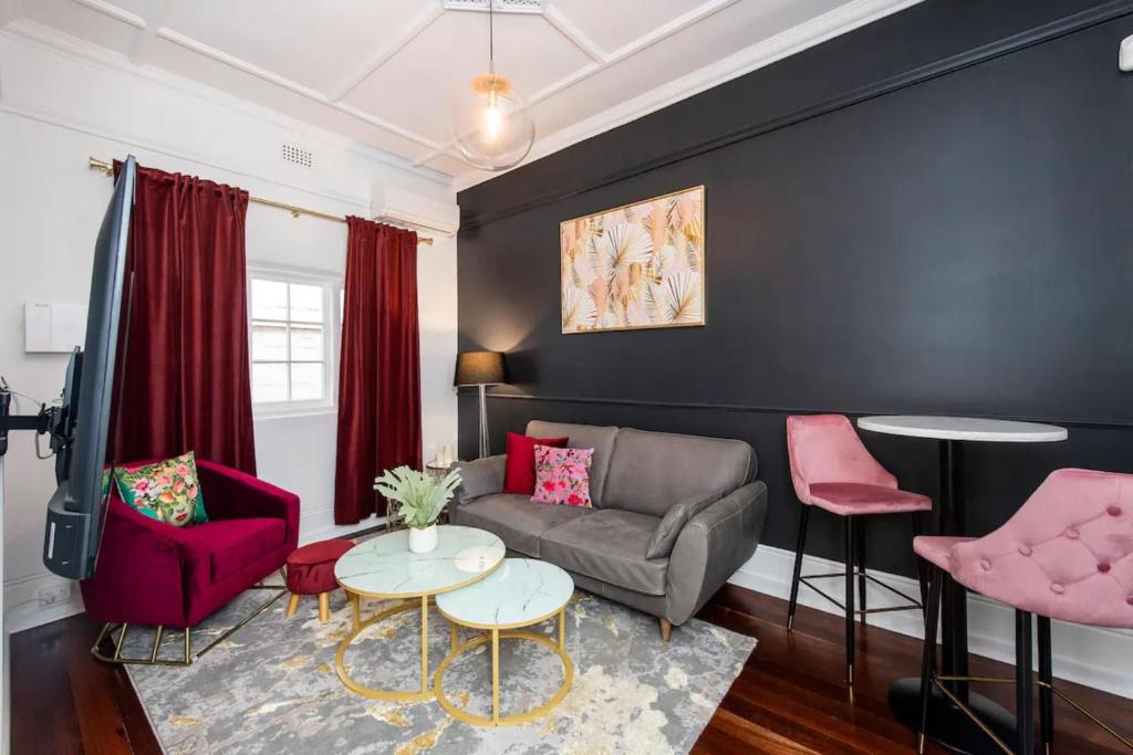 The 1920’s - 'The Golden Palm' Suite - Perth