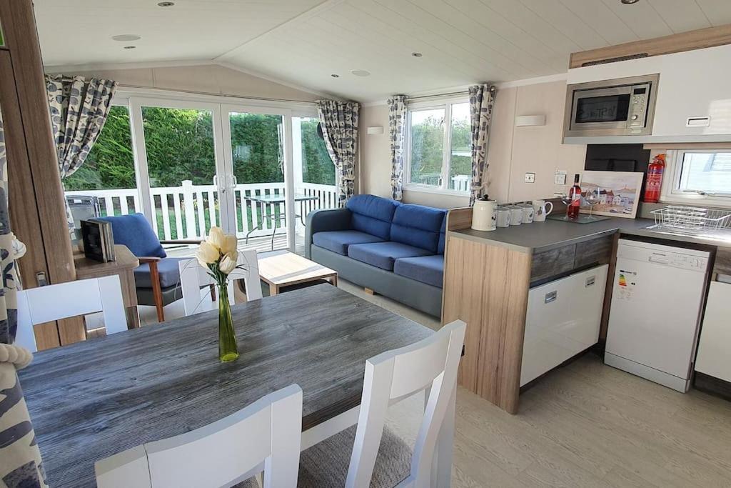 THE LIGHTHOUSE, Silver Caravan, Weymouth Bay Haven Holiday Park ...