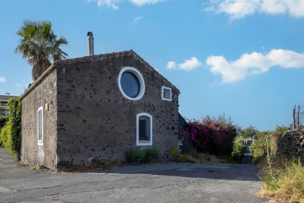 La casa di danda - Luxury 2-bedroom House with Garden, Capo Mulini ...