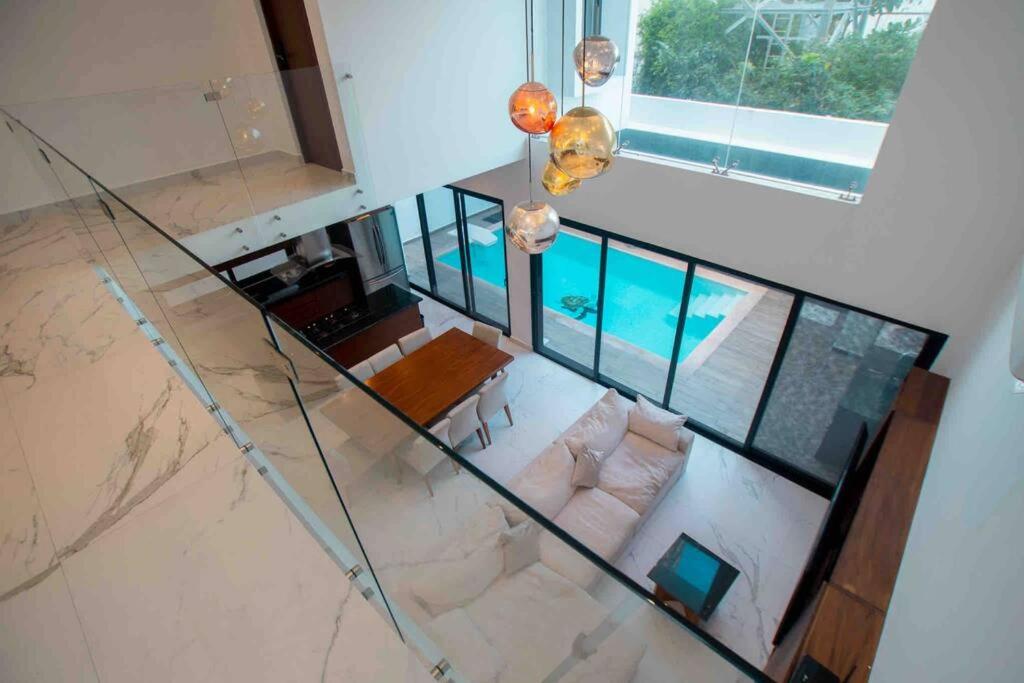 Casa Moderna de 4 Pisos Con Rooftop Vista Al Mar, Isla Mujeres (updated prices 2025)