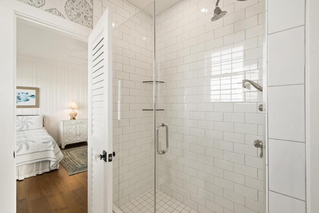 Mildred Rose Cottage Five-Star Luxury Oceanfront Cottage, Saint Simons ...