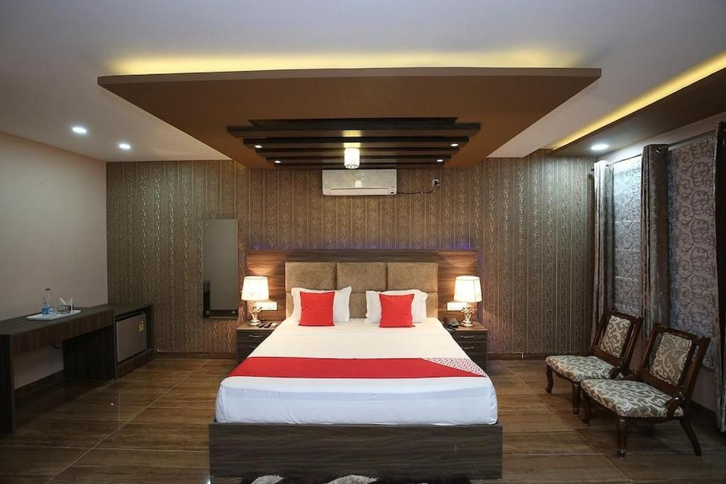 Hotel Platina Derabassi, Zirakpur (updated prices 2025)