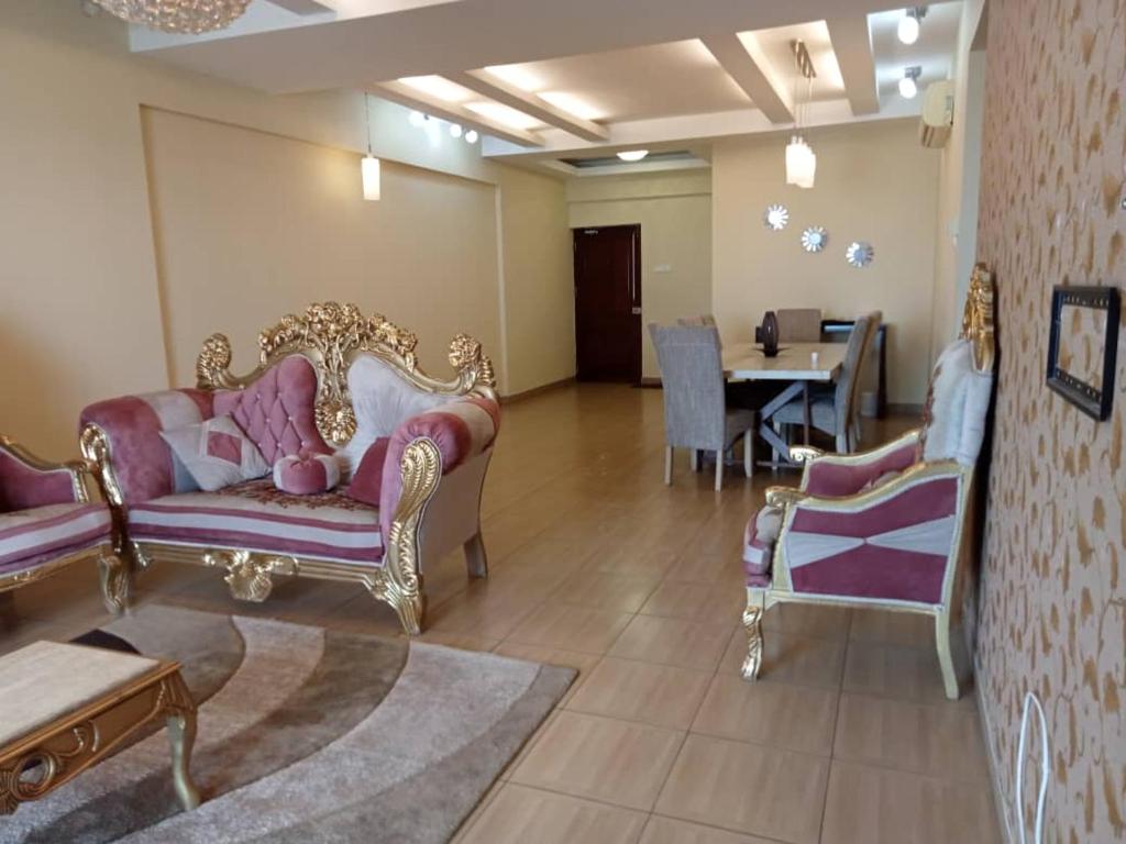 Uhuru Heights, Дар-эс-Салам (актуальные цены 2024 года)