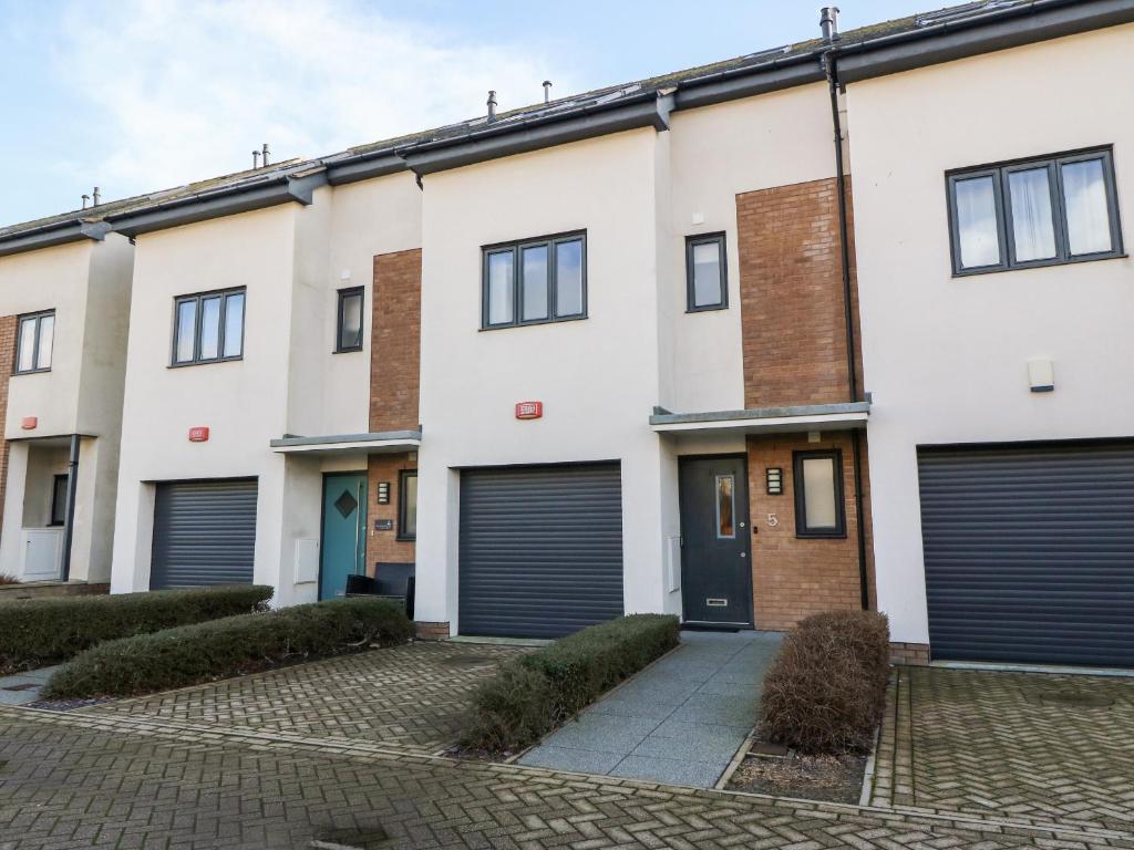 Sandy House, Rhosneigr (updated prices 2025)