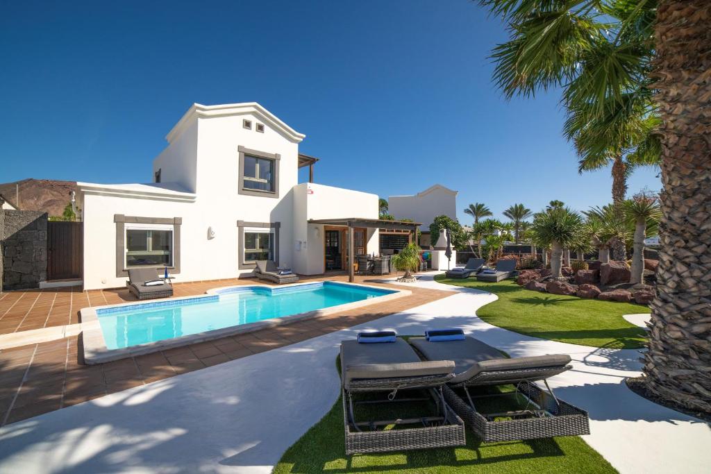 Beautiful Lanzarote Villa - 3 Bedrooms - Villa Irlanda - Private Pool ...