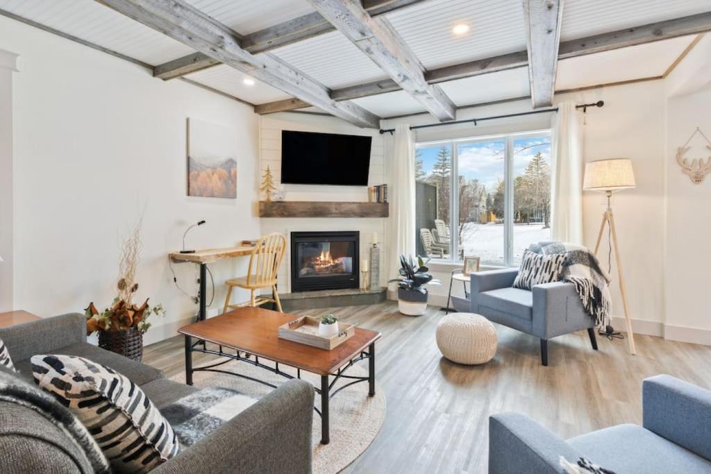 Four Peaks - Unit 40B, Collingwood (updated prices 2026)