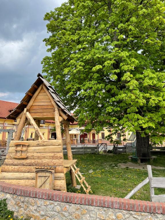 Guest house Kastély gróf Zichy, Haniska, Slovakia - Booking.com