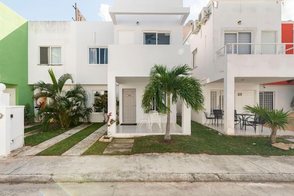 Micro Studio perfect for backpackers, couples, 3 min drive to Playa El ...