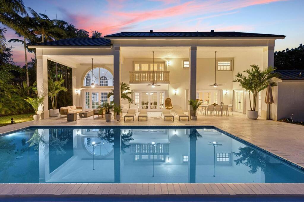 Cutler Estate! 5bdr, gated-pool!, Palmetto Bay (updated prices 2025)