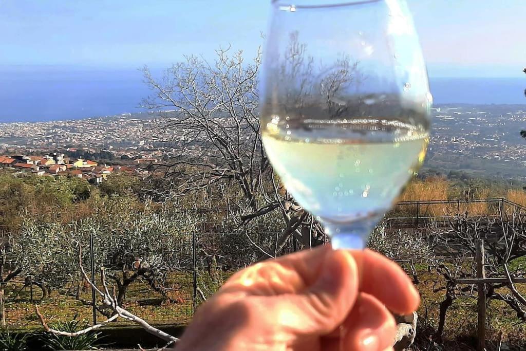 Casa Leopina Apri gli occhi e vola oltre il mare, SantʼAlfio (updated ...