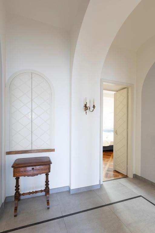 Opposition Room Design