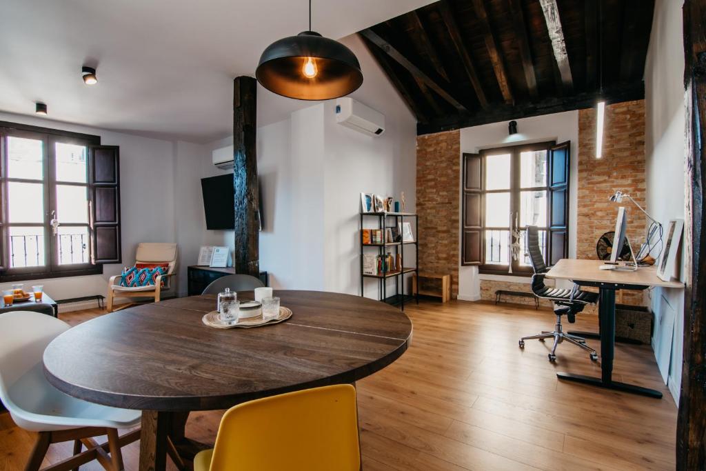 Dreamstay - Oficios Apartment - Granada