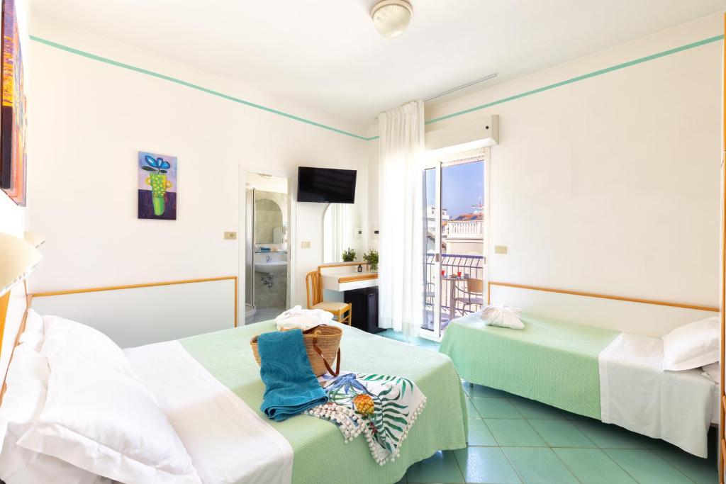 Hotel Caprice - in centro a Riccione, Riccione – Aktualisierte Preise ...