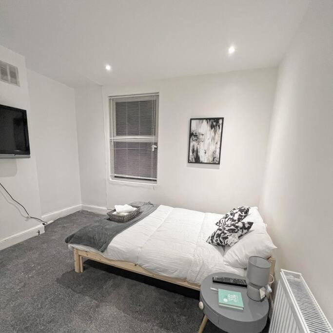 City centre terrace town house, Nottingham (updated prices 2026)