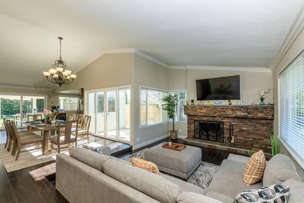 5B2B house in quiet neighborhood, Yorba Linda – Precios actualizados 2024