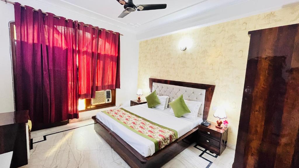 Hotel Starline near Iffco Chowk Metro - Couple Friendly, Gurgaon ...