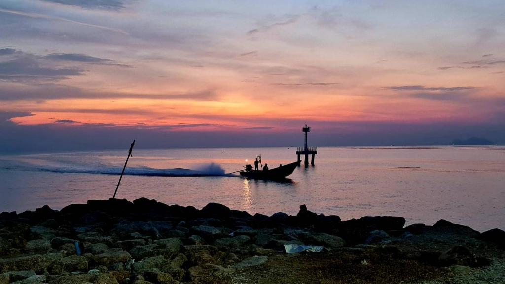 Haadrin Village near the pier, Haad Rin (precios actualizados 2024)