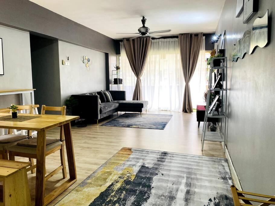 Suasana Stay & Homestay Sentul Utama Kuala Lumpur 3R3BR 2AC 2 Car park ...