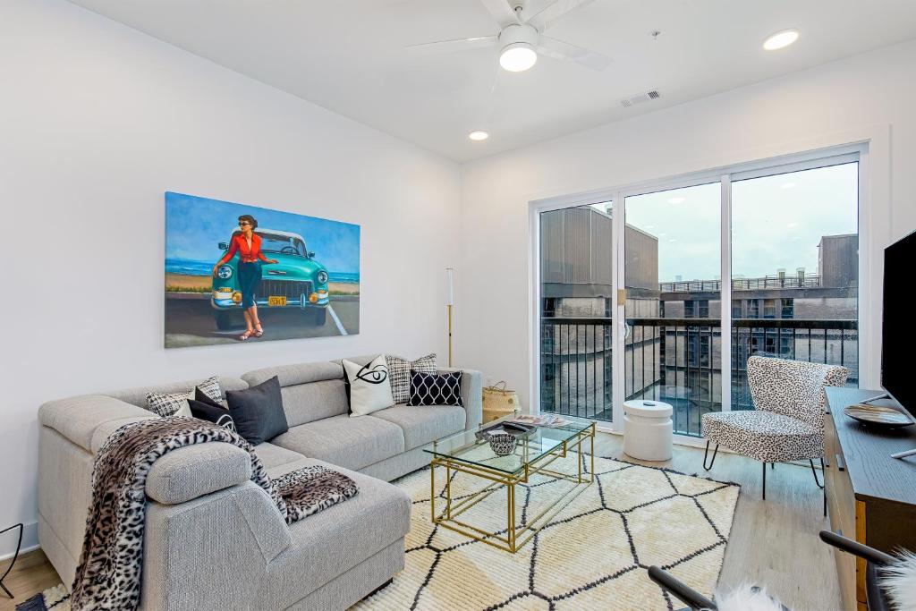 Jolene on Main 406, Nashville (updated prices 2026)