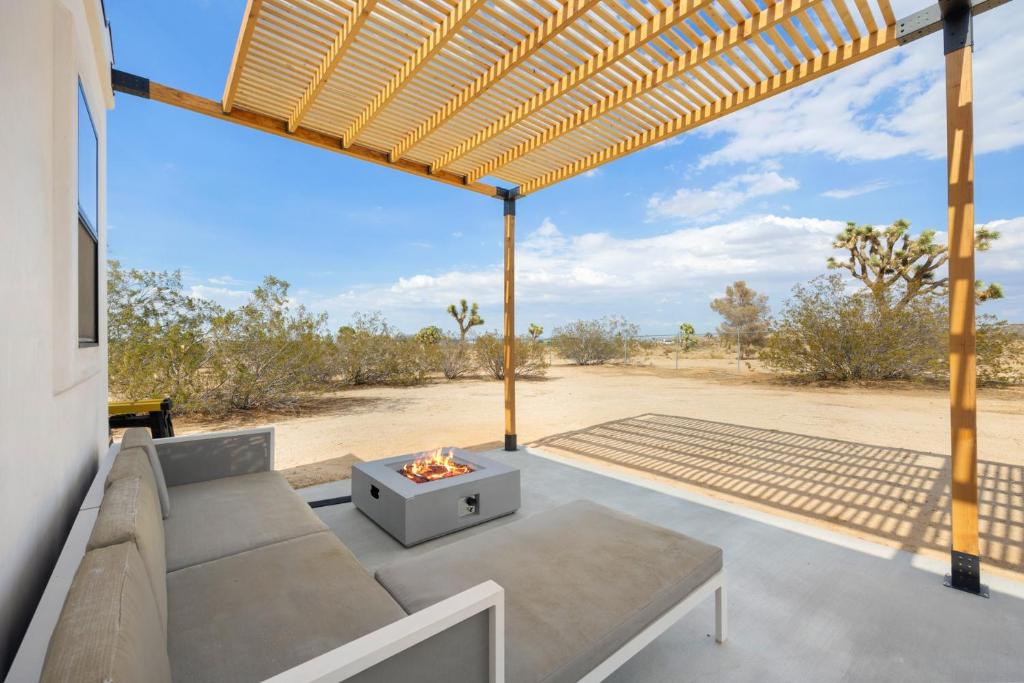 Walker Ranch - Cozy and Romantic Cabin with Fire Pit home, Yucca Valley ...