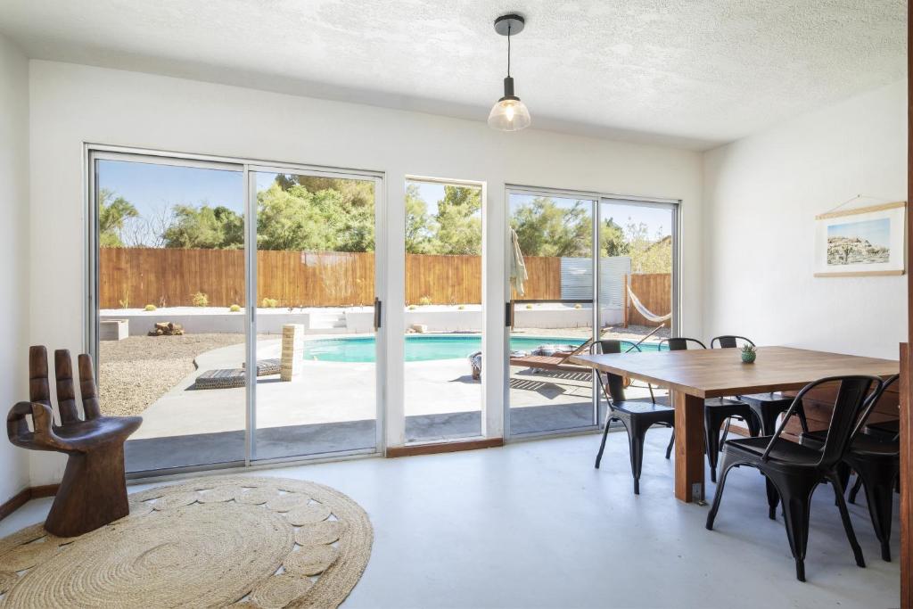 Splash House with Private Pool & Fire Pit - Dogs Welcome Free home ...