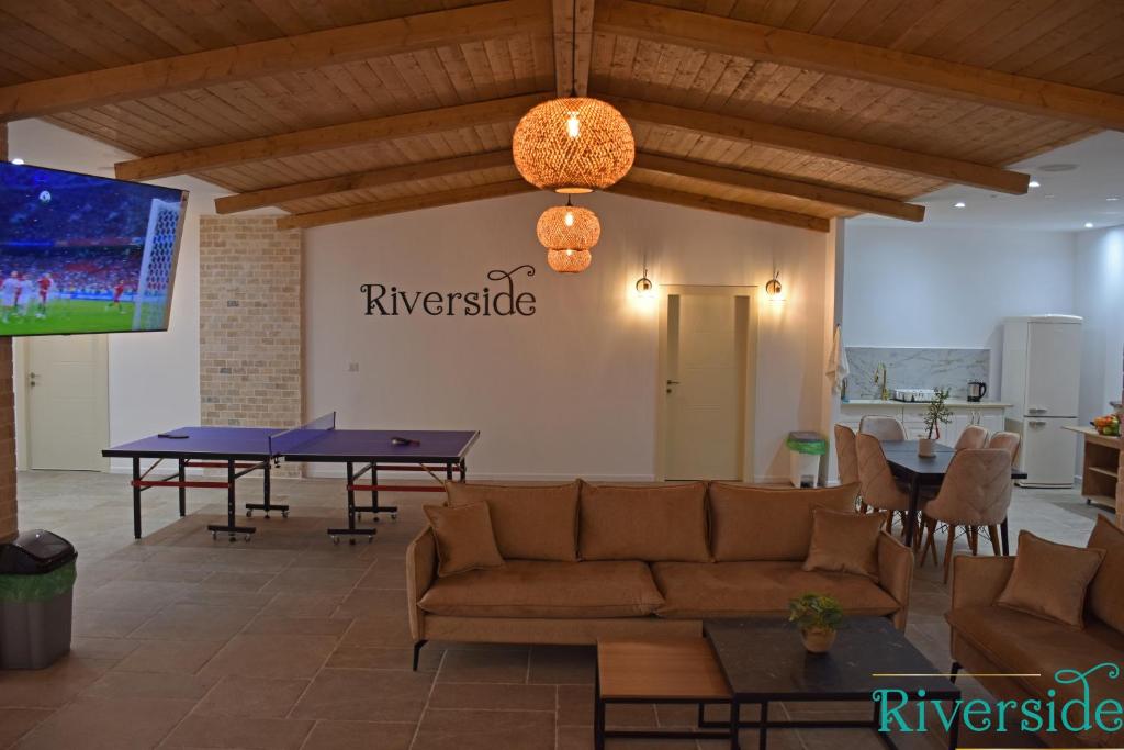 Riverside, Madschdal Schams (aktualisierte Preise für 2025)