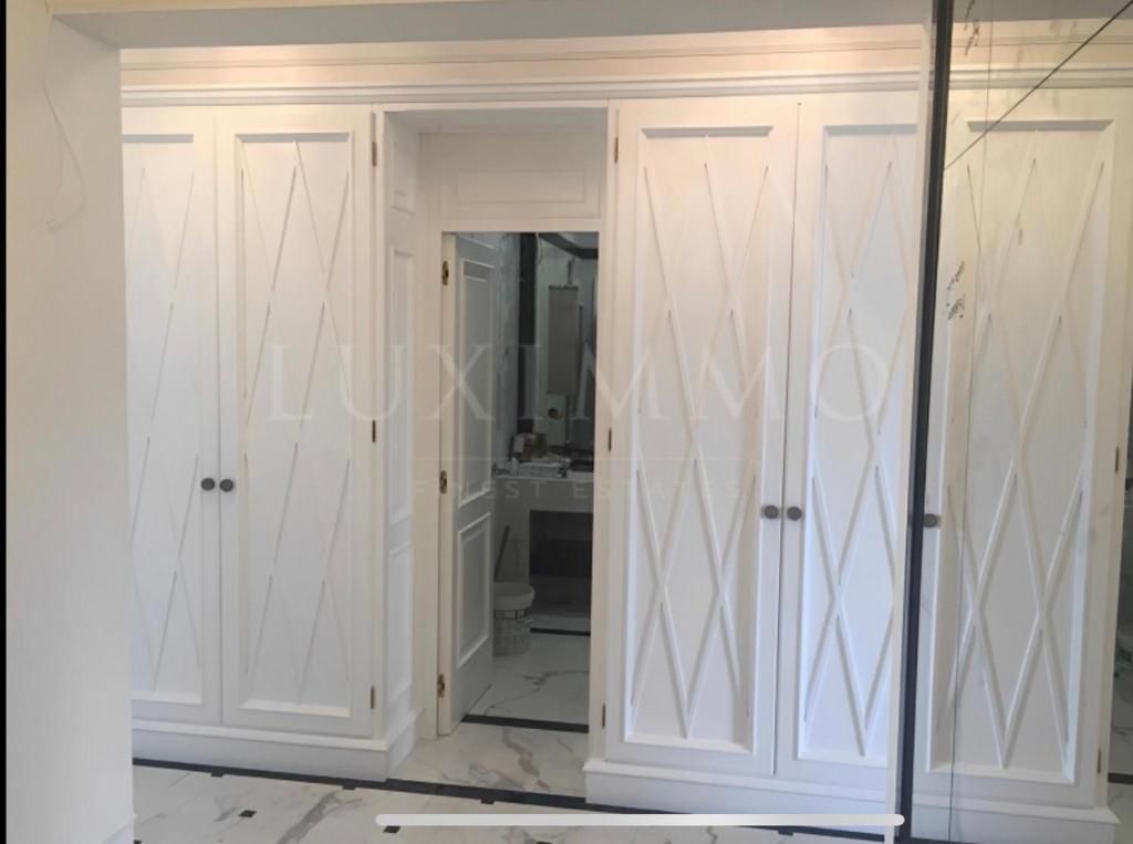 Luxury three-bedroom penthouse in an iconic top-class building Diamant ...