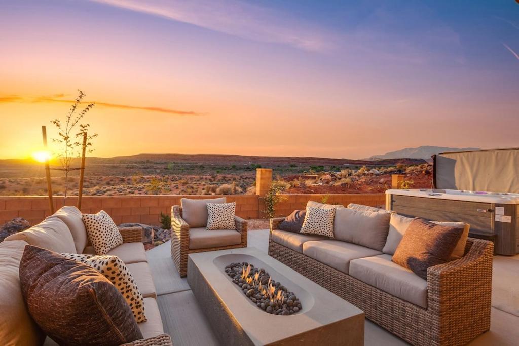 1281 Paseos Private Hot Tub,Game Room, Spacious Kitchen, and near Sand ...