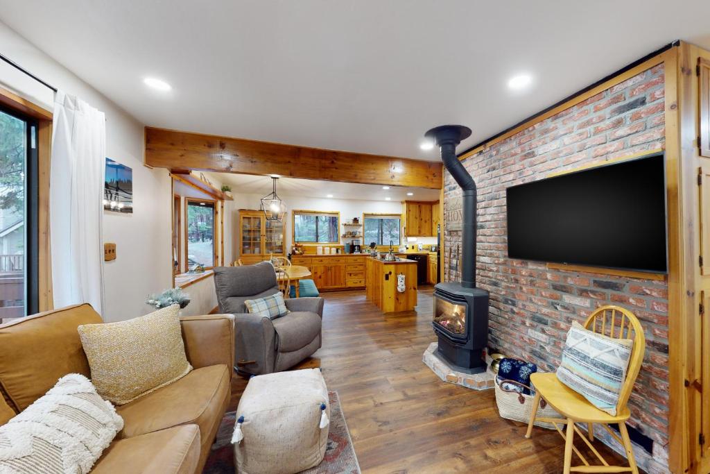 Nana and Papas Nest Where the Flock Gathers, Shaver Lake (updated ...