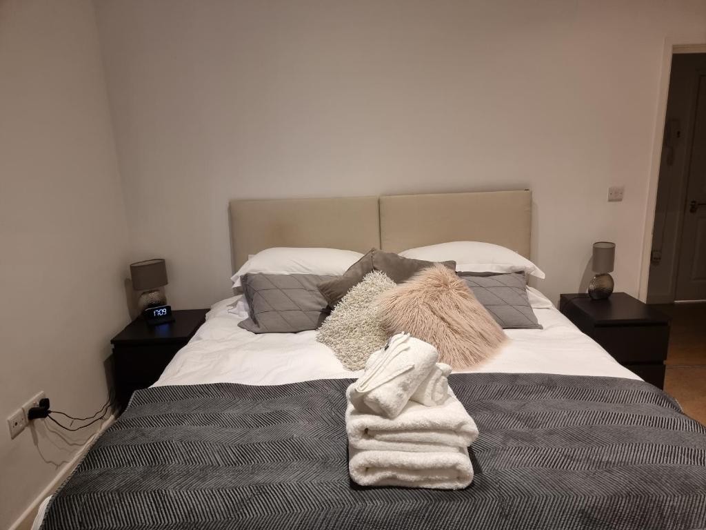 Spacious 2 Bedroom Apartment In Town Centre - Henley-on-Thames