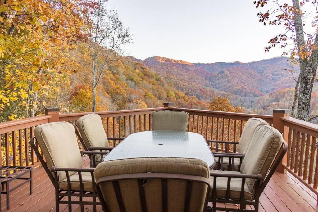 Mountain View Tree House w/ country club amenities, Whittier (updated ...