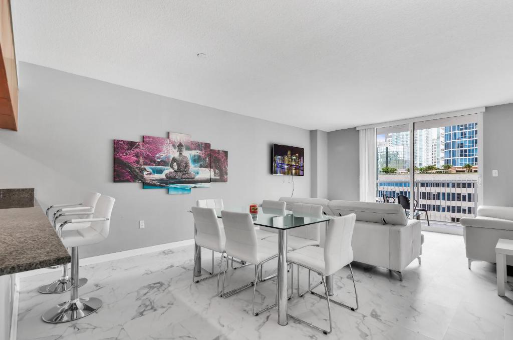 The Club at Brickell Bay Luxury Suites, Miami (updated prices 2025)