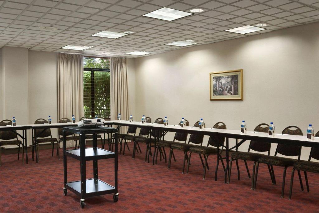 Wingate by Wyndham Chicago Schaumburg, Schaumburg (updated prices 2025)