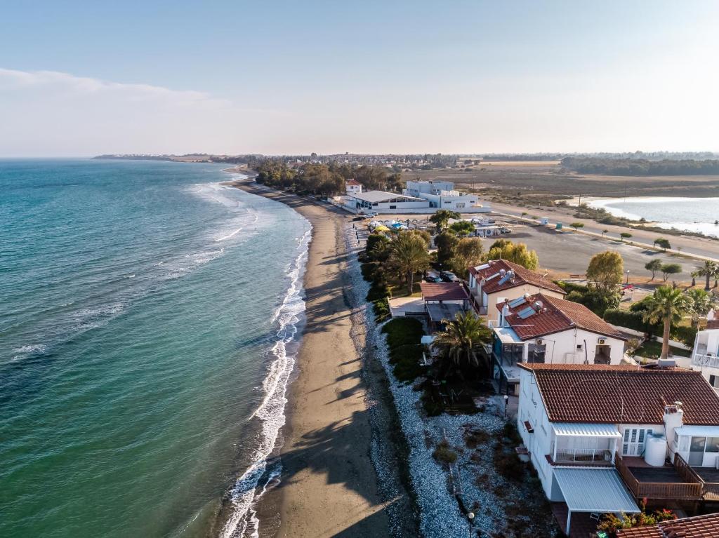 Mezonete, 50 meters from the sea, with patio, Meneou (updated prices 2025)