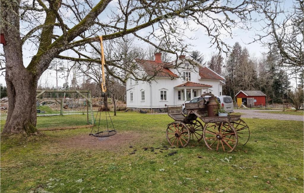 Stunning home in Sollebrunn with Sauna, WiFi and 5 Bedrooms, Sollebrunn ...