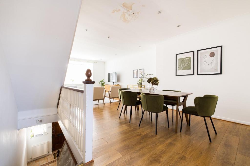 My Living Room Mill Hill | Baci Living Room