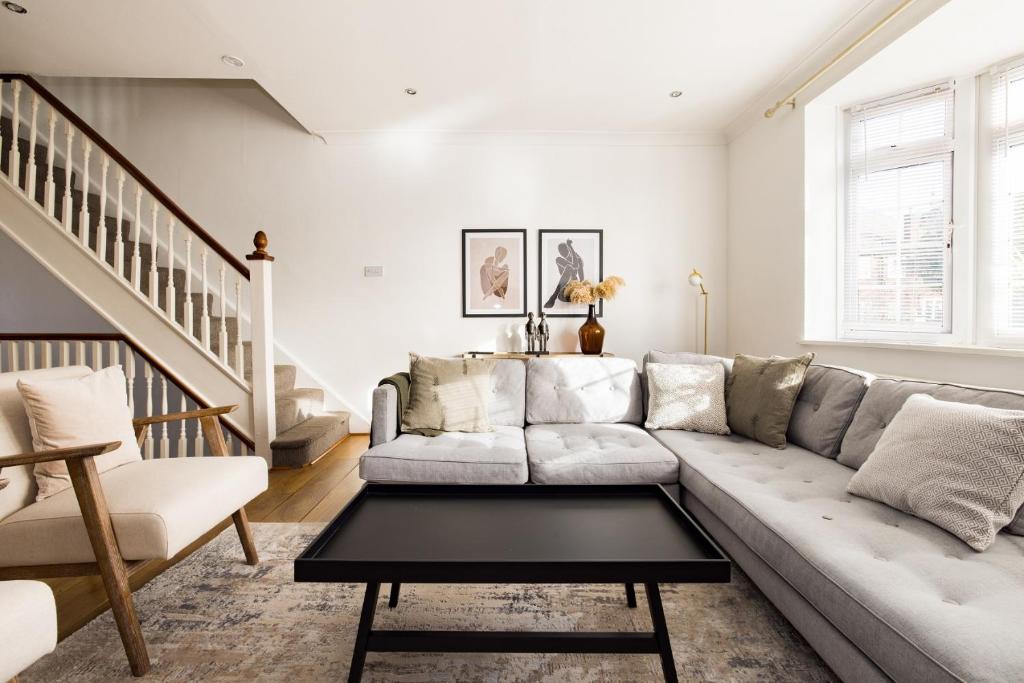 My Living Room Mill Hill | Baci Living Room