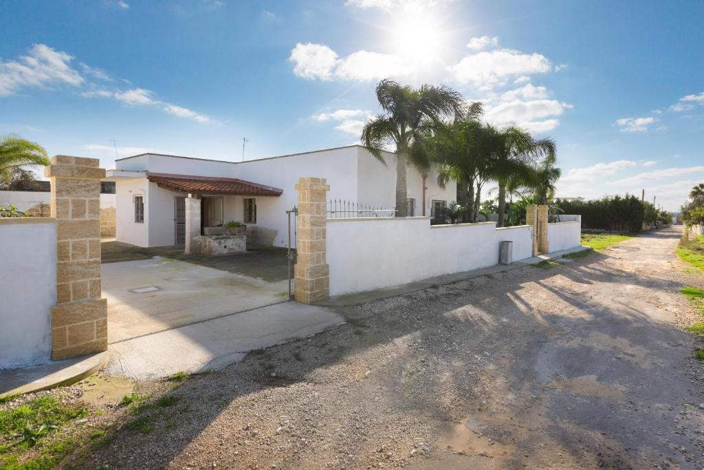 Villa Andrea House by BarbarHouse, Torre Lapillo (updated prices 2026)