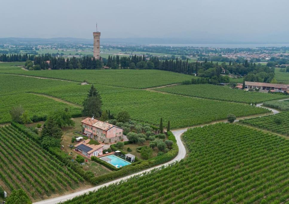 Historical Overlooking Lake Garda Villa With Private Park And Swimming Pool. - Peschiera del Garda