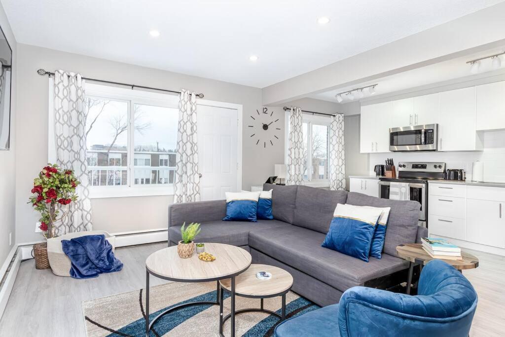 Modern & Stylish 1-Bedroom Unit, Edmonton (updated prices 2025)