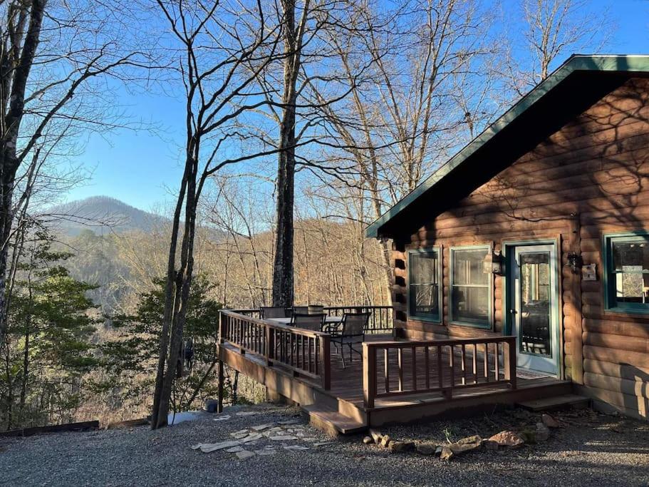 Misty Ridge Pet Friendly Log Cabin close to Town, Bryson City (precios ...