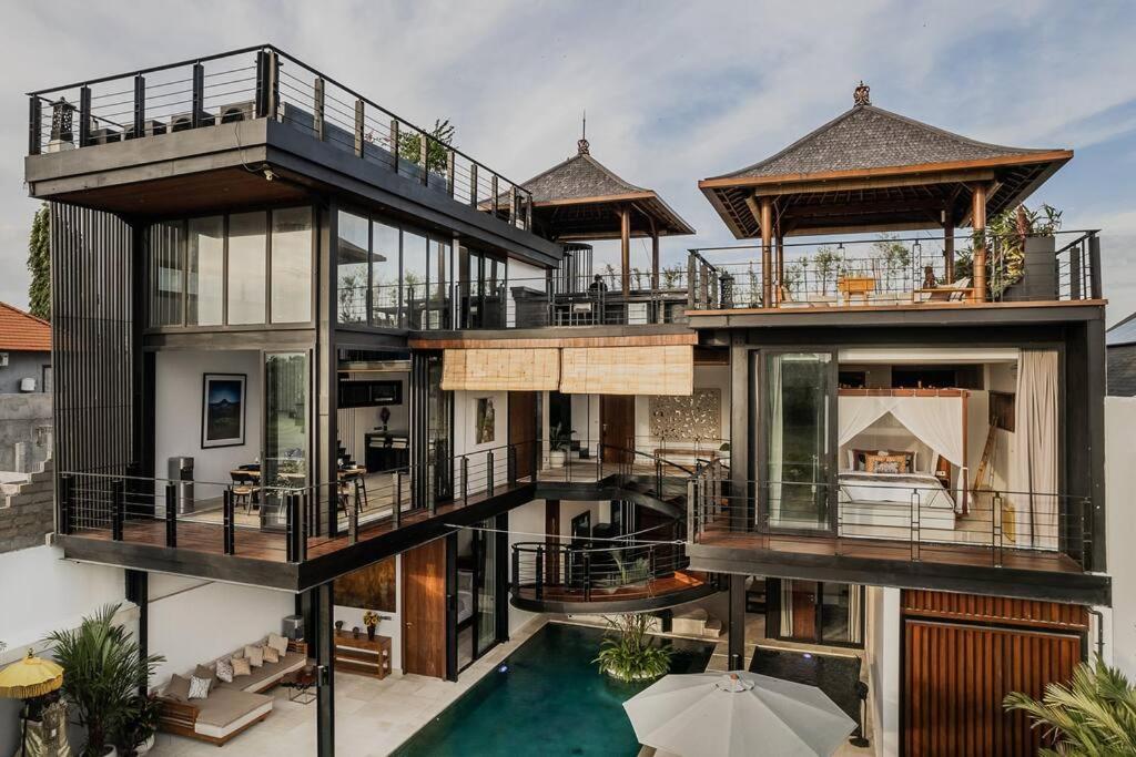 Luxury villa with Rooftop in Umalas, Kerobokan (harga terbaru 2024)