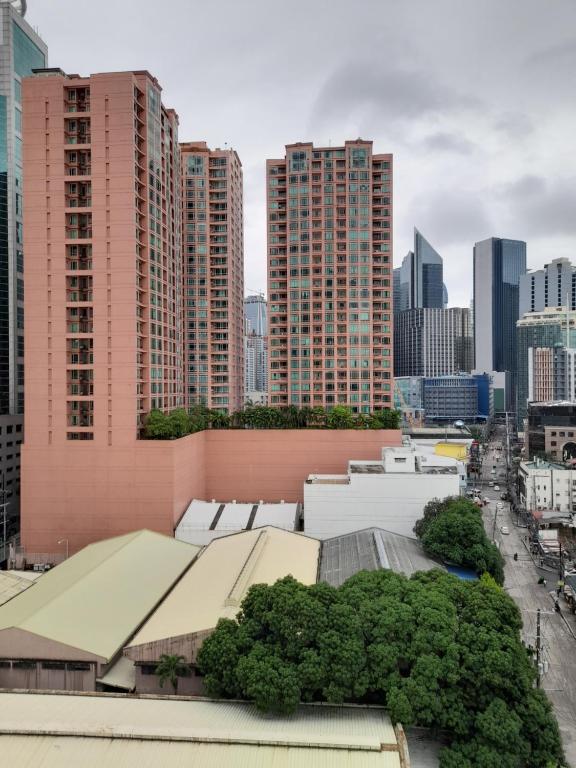 VICTORIA DE MAKATI Two (2) Bedroom Up and Down Condo, Manila ...