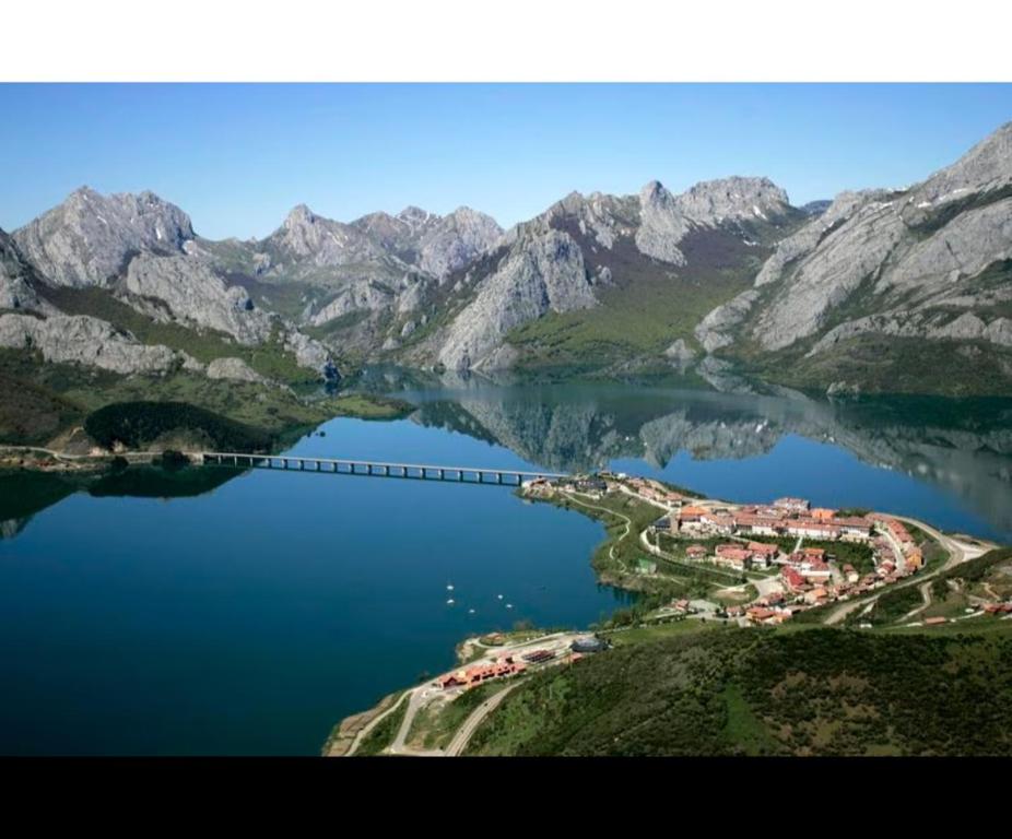 Apartamento El Embarcadero de Riaño, 리아뇨 (2024 신규 특가)